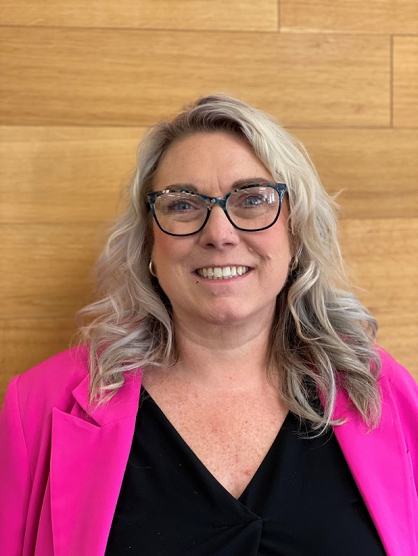 OHIO alumna Stacey Saunders-Adams to speak at OHIO Chillicothe Graduation Recognition Ceremony